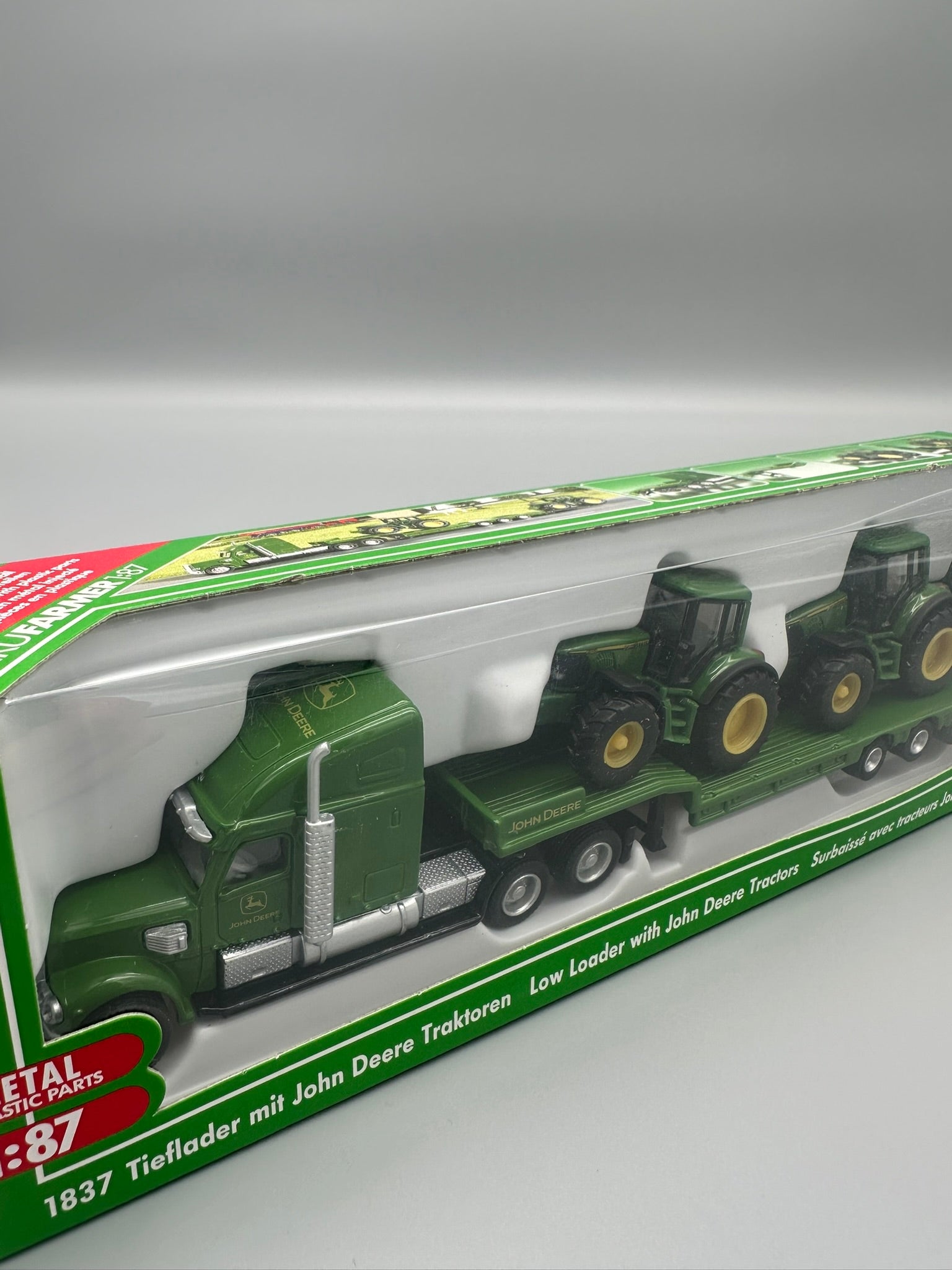 Tieflader mit John Deere Traktoren Siku 1837 – Deutsches Traktoren- und Modellauto Museum e.V.